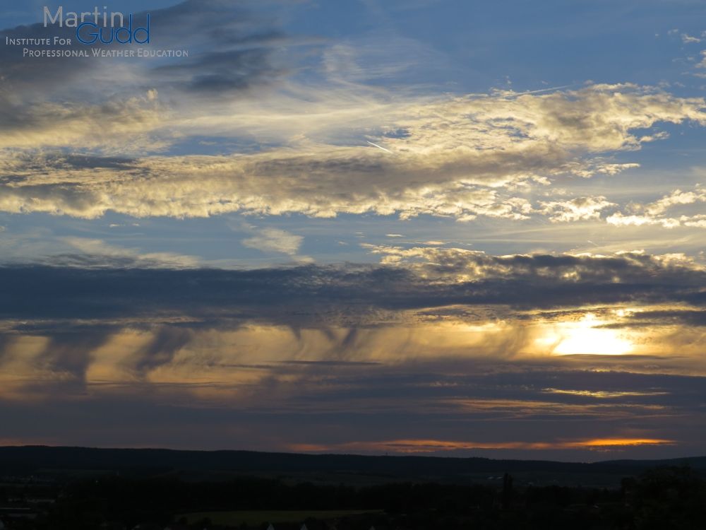 Altocumulus duplicatus (Ac du) - Institute for Professional Weather ...